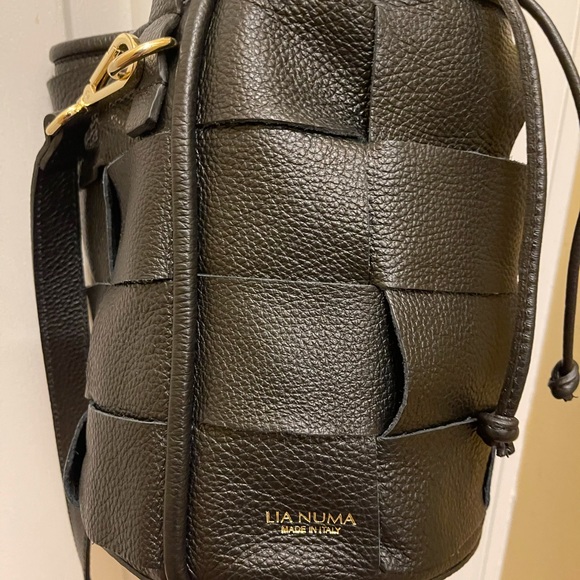Lia Numa | Bags | Lia Numa Made In Italy Black Woven Leather Bag Gold ...